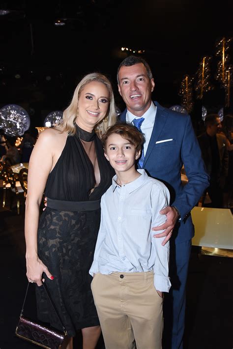 Isabella Scopel Tramontana Celebra 15 Anos Com Show De Alok Em Vitória