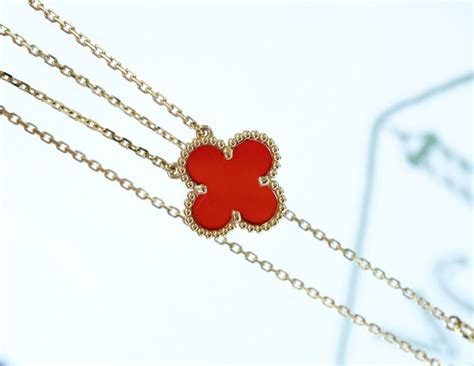 Van Cleef And Arpels梵克雅寶 Alhambra四葉幸運 系列 紅玉髓四葉草 中號 名牌 飾物及配件 Carousell