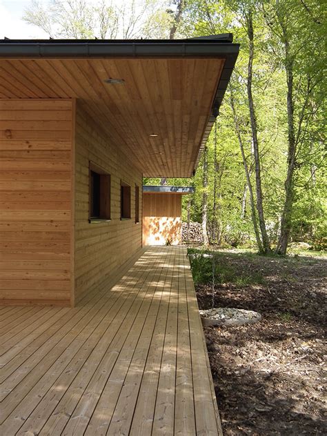 Normandie une maison à ossature bois carrée en pleine forêt par E2R