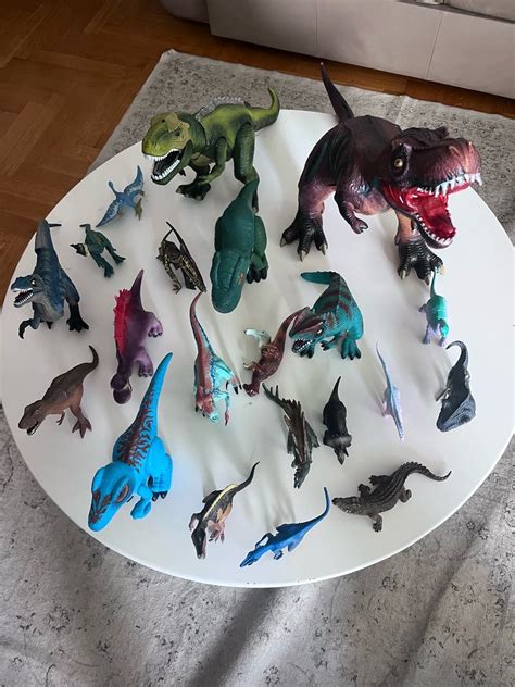 Dinosaur Igracke Figure