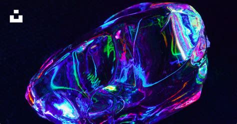 파란색과 보라색 유리 용기 사진 Unsplash의 무료 조명 이미지