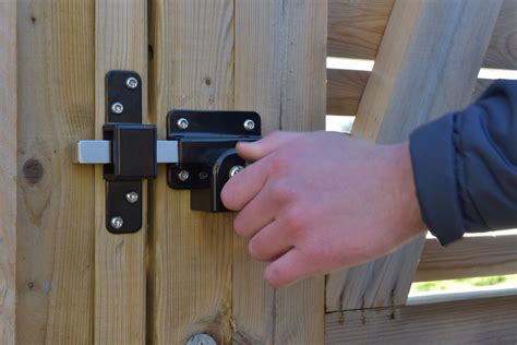 How To Lock Fence Gate Storables