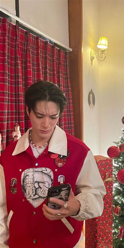 Pin Oleh 𝑳𝒊𝒕𝒕𝒍𝒆 𝑷𝒖𝒑𝒑𝒚 Di Jeno Selebritas Pria Tampan Selebriti