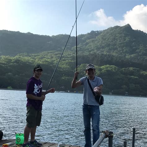 赤城大沼での3連休 涼しい湖畔で鯉とヘラブナ釣りを楽しんでいます 青木旅館