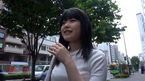 怪しいモニター募集に時間がないと断りながら謝礼金につられホイホイついて来た若妻さんにデイルドを使って興奮したところになし崩し的にハメまくり