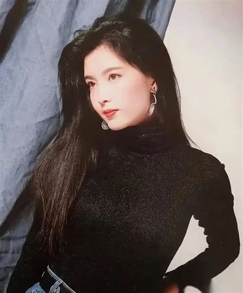 8次被绿3次抓奸在床，周慧敏仍不肯离婚，她根本不傻，傻的是我们 茶杯狐