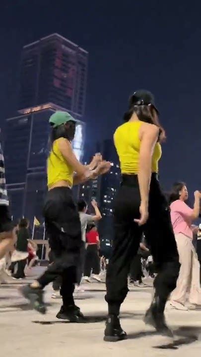 69 Dou来跳舞 “成年人的高级自律，苦事不宣，乐事不扬，闲事不管”最嗨广场舞 全民热舞运动 动感十足 感谢那些默默给我点赞的朋友