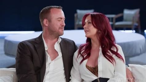 Wifey Zoe Grey Zoe And Plasterer Matt Redhead Hotwife Gets Double