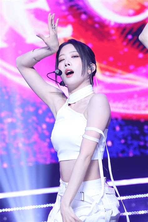 230719 Odd Eye Circle Kim Lip Air Force One At Show Champion Kpopping