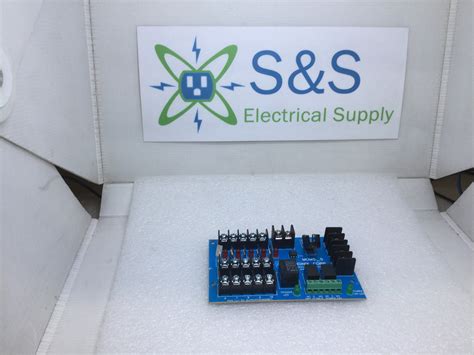 altronix corp mom5 s mutli output power supply module 5 outputs at 12