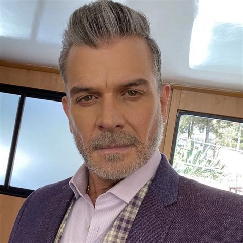Actor Que Vendía Caldo De Huesos Para Vivir Recibió Nuevo Estelar En