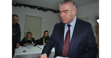 Марешки гласува в арест срещу корумпираните политици