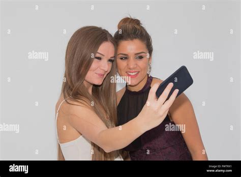 Jolies Jeunes Filles Banque De Photographies Et Dimages à Haute