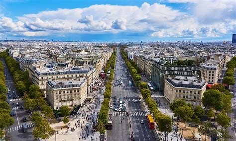 Paris Estuda Oferecer Transporte Público Gratuito Para Combater Poluição