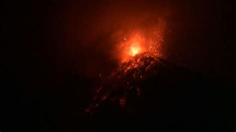 Guatemala Entra En Erupción El Volcán De Fuego Con Importantes Flujos