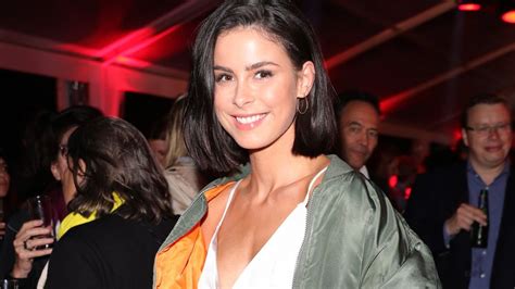 Lena Meyer Landrut Erhitzt Mit Oben Ohne Pic Die Gemüter Promiflashde