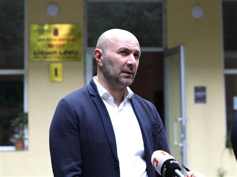 აკაკი 📍დღეს საბურთალოს რაიონში ხუთ საჯარო სკოლას N161 N64 N60 N195 და პირველ