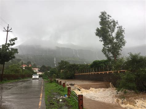 नाशिकमध्ये मुसळधार पाऊस सर्वत्र पूरसदृश्य परिस्थिती Heavy Rains In