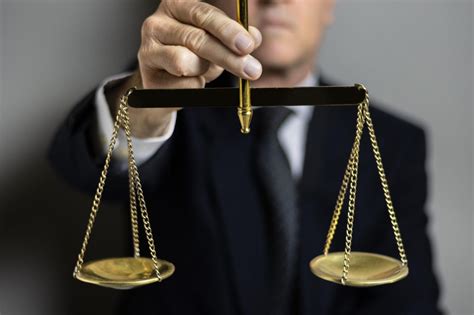 我在什麼情況下需要聘請律師？