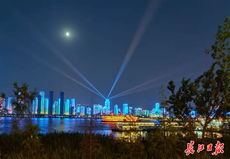 今夜，长江灯光秀点亮两江四岸武汉新闻中心长江网cjncn