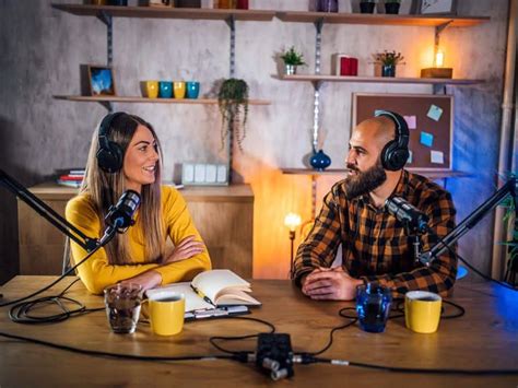 your guide to microphone frequency response in live sound settings