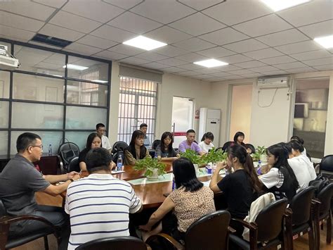 法律与行政学院党总支召开座谈会听取学生意见和建议 北京师范大学珠海分校 党建网