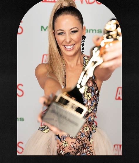 Who Is Jasmine Daze Age Biography Wikipedia Boyfriend More