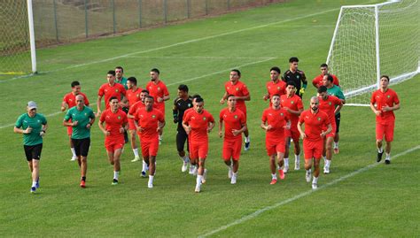 كورونا تفرض عدم الإقتراب من لاعبي المنتخب المغربي جريدة المنتخب