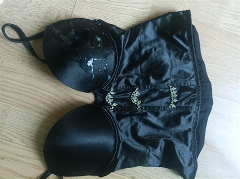Cum On My Moms Sexy Black Bra Rcumonbras