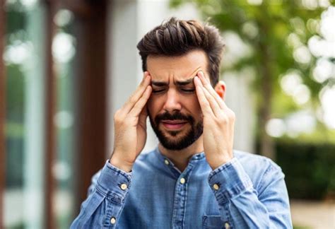 8 Warning Signs And Symptoms Of Possible Eye Problems Woodhams Eye Clinic