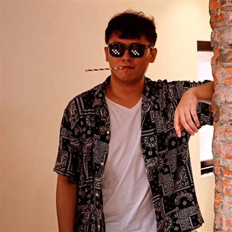 阮彥禎 Aka 小眼睛蓋文 Gavin Ruan 1002 Threads Say More