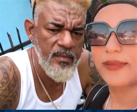 Hombre última A Su Pareja Y Un Hijastro