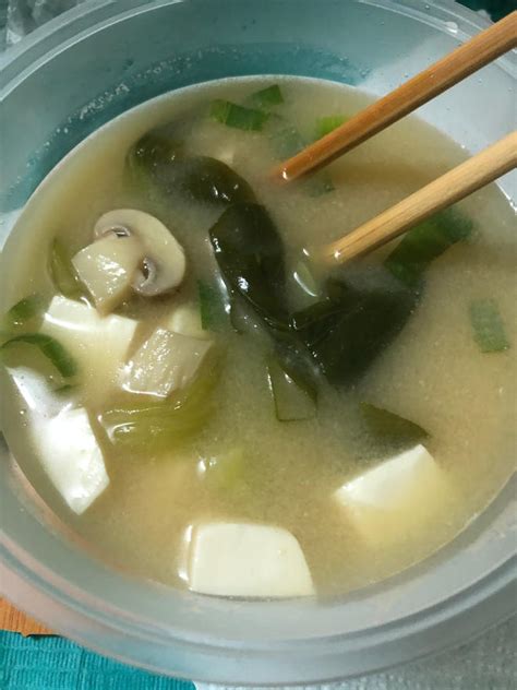 【蘑菇豆腐味噌汤的做法步骤图，怎么做好吃】小淡家常菜下厨房