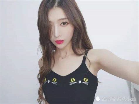 因腿而大受欢迎的女主播，淑仪垫底，身穿泳衣的腐团儿也输给了她