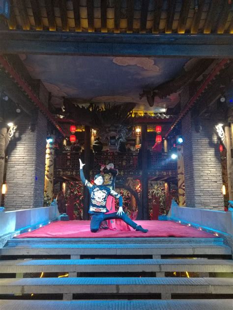 2025小龙翻大江·火锅美学春熙店美食餐厅这个地方很棒！十六年之后， 【去哪儿攻略】