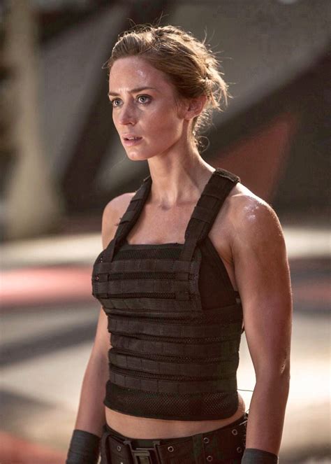Emily Blunt Body Profile Measurements Photos Gallery