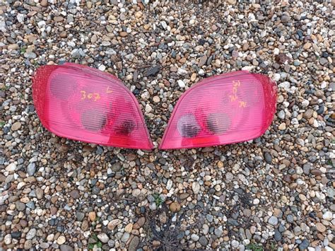 ляв и десен стоп за пежо 307 хечбек Peugeot 307 Фарове Стопове Мигачи Резервни части