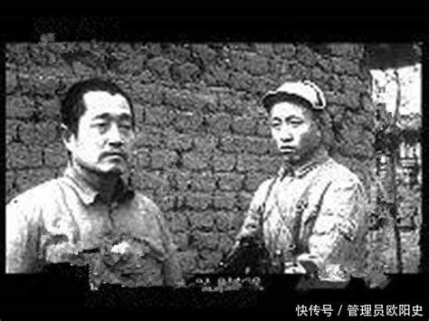 真实照片：淮海战役国民党最高指挥官杜聿明被俘的历史照片，表情凝重呆滞