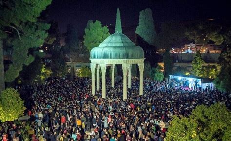 میراث آریا فیلم لحظات باشکوه جشن تحویل سال نو در حافظیه شیراز صاحب‌خبر