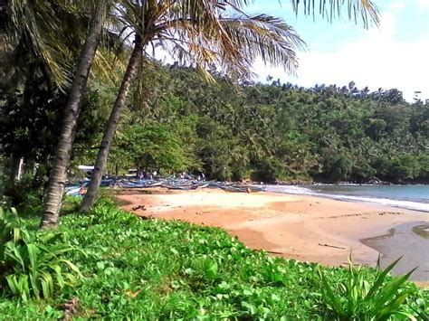 Pantai Di Trenggalek Dengan Pemandangan Yang Memesona