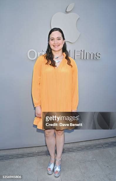 9 Hot Sexy Lily Gladstone Bikini Pics