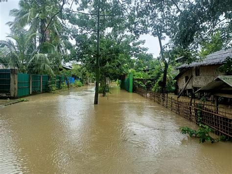 ဘူးသီးတောင်မြို့၌ မိုးအဆက်မပြတ်ရွာသွန်းမှုကြောင့် သပြေကုန်းရပ်ကွက