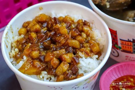 延三夜市最強滷肉飯！藥頭排骨濃郁順口、豬腳皮q帶咬勁無敵下飯 Ettoday旅遊雲 Ettoday新聞雲