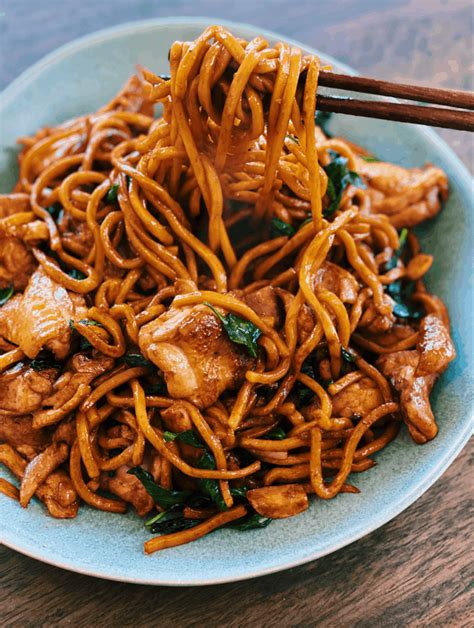 Taiwanese 3 Cup Chicken Noodle Stir Fry 三杯雞炒麵 Tiffy Cooks