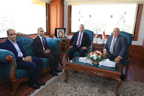 محافظ سوهاج يستقبل وزير التنمية المحلية على هامش زيارته للمحافظة موقع