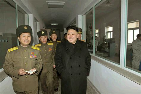 高清：金正恩视察新建射击子弹工厂和射击馆 国际 人民网
