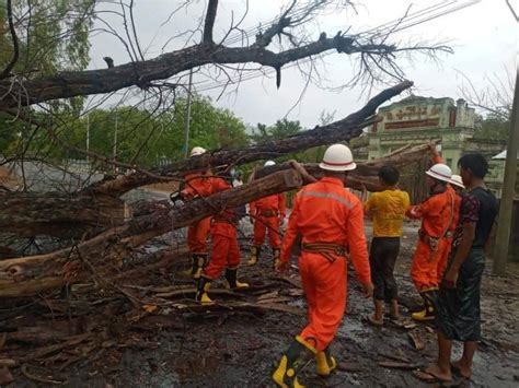 Dvb ဆိပ်ဖြူတွင် ၂ ရက်အတွင်း လေပြင်းကြောင့် နေအိမ်အဆောက်အဦ ၄၂ လုံး အမိုးလန်ပျက်စီး