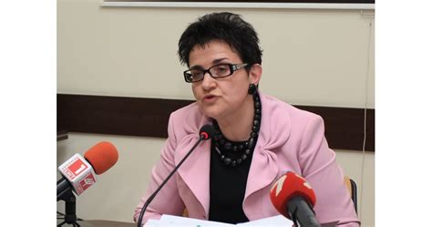 Вицепремиерът Людмила Петкова оглави обществения съвет Икономика на светло