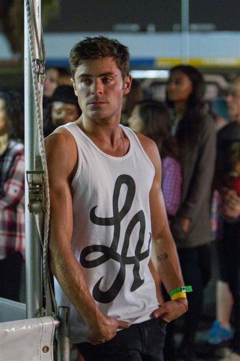The 25 Absolute Best Pictures Of Zac Efron On The Internet Artofit