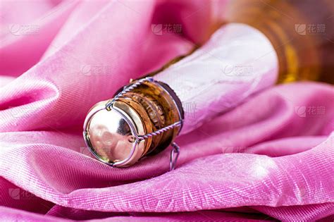 闪闪发光的香槟